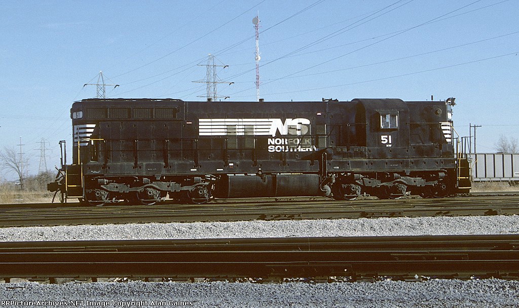 NS SD9m 51
